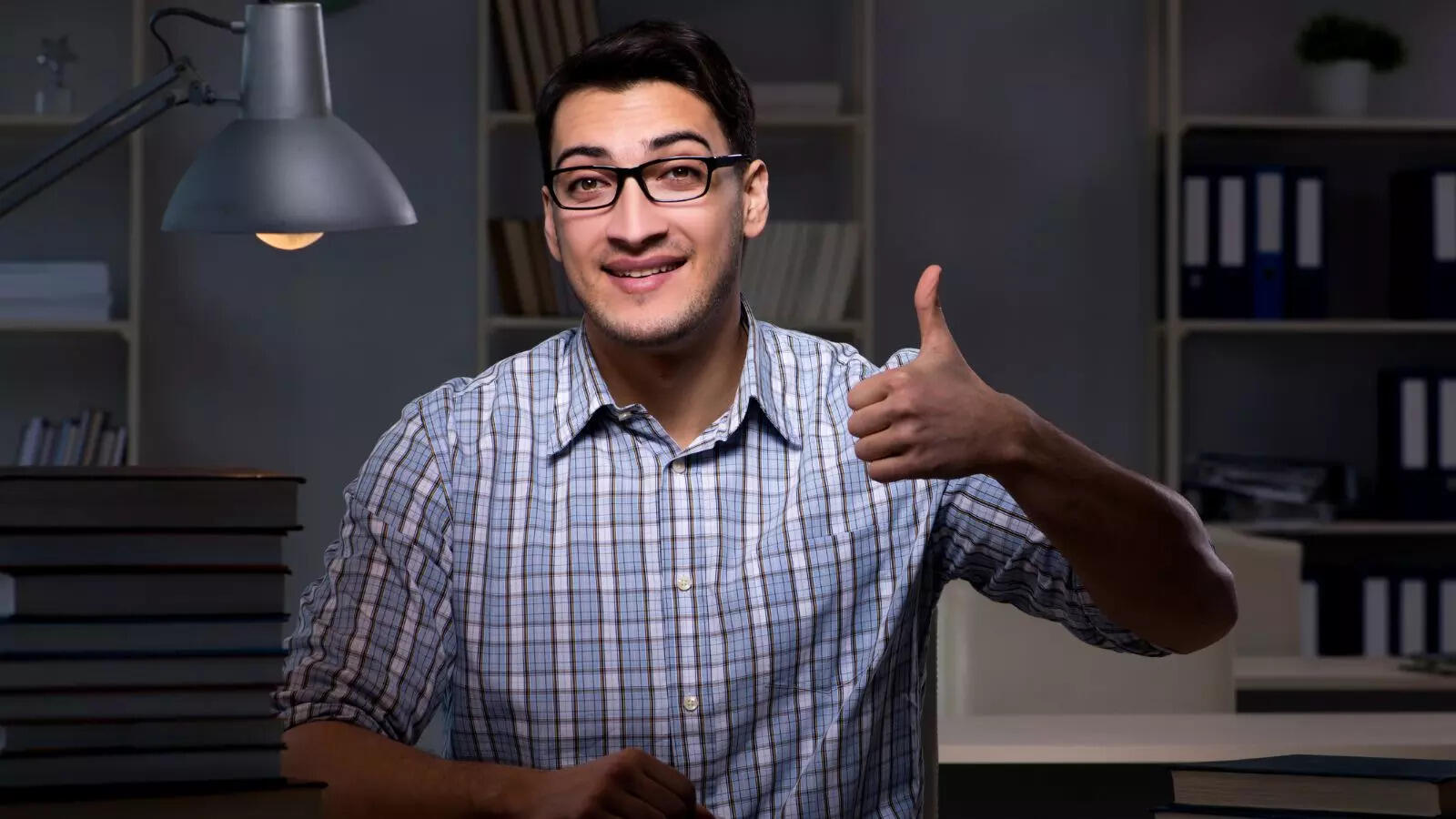 Studying at Night: Maximise Your Focus With These 8 Benefits