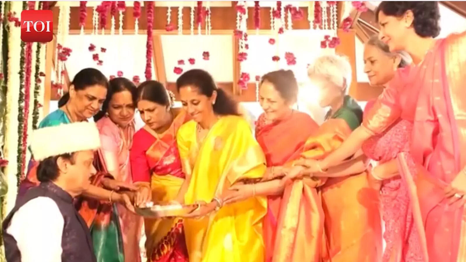 NCP’s Supriya Sule celebrates Bhaubeej with cousin, Maharashtra Dy CM ... NCP’s Supriya Sule celebrates Bhaubeej with cousin, Maharashtra Dy CM ...