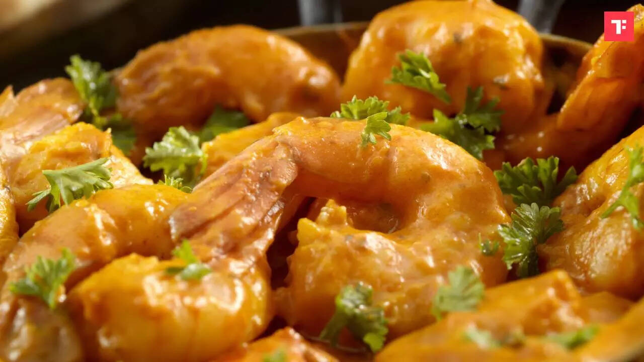 Watch: 8 health benefits of eating Prawns - Times Food