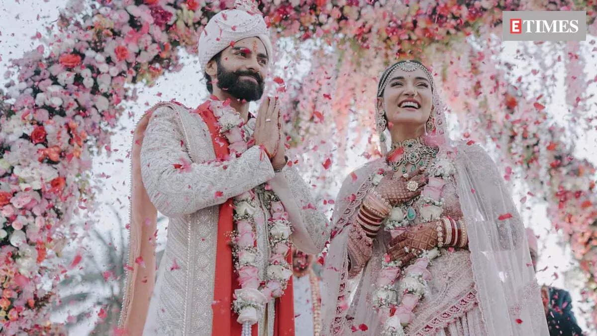 Surprise Unveiled! Netizens get stunned by wedding photos of Mukti Mohan and 'Animal' actor ...