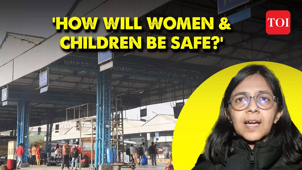 DCW Chief Swati Maliwal on bus stop inspection in Delhi