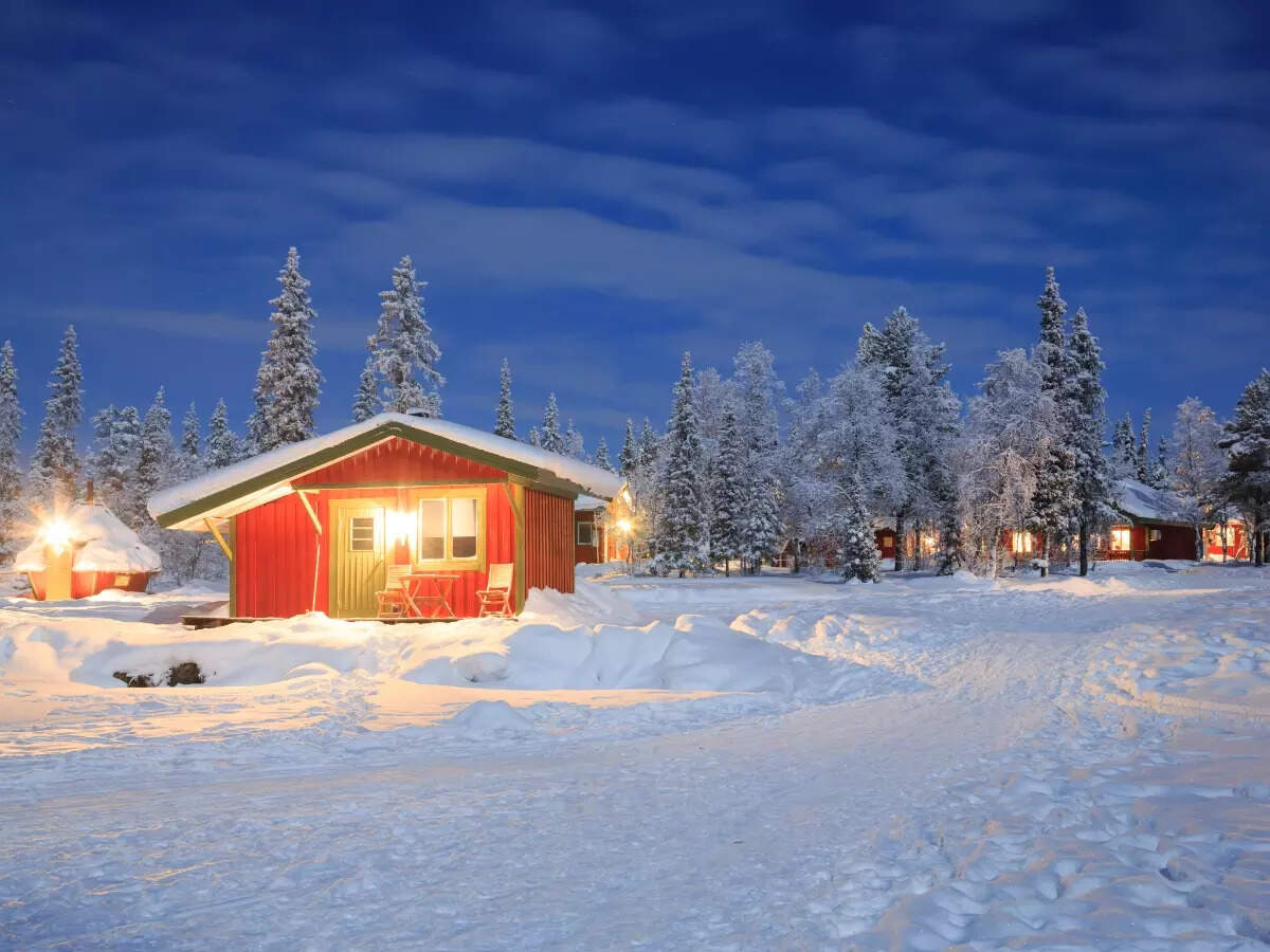 Countries that are experiencing only night during this time, World ...