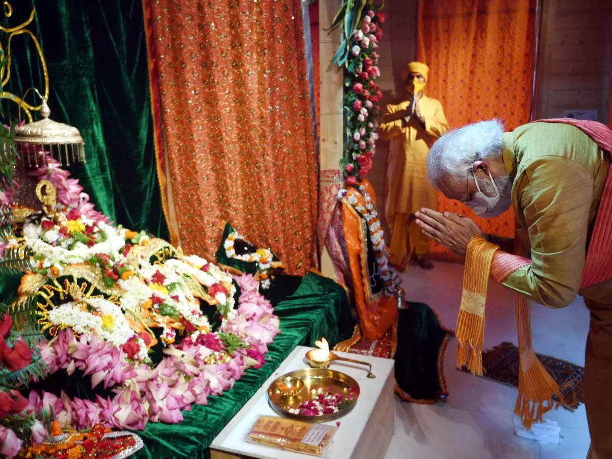 On this day: 32 years ago PM Modi visited Ram Mandir and pledged to ...