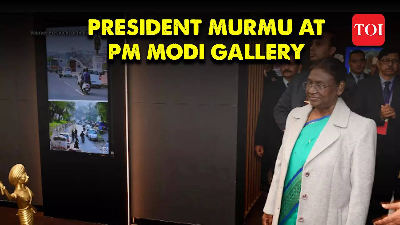 Delhi: President Droupadi Murmu visits Narendra Modi gallery in ...