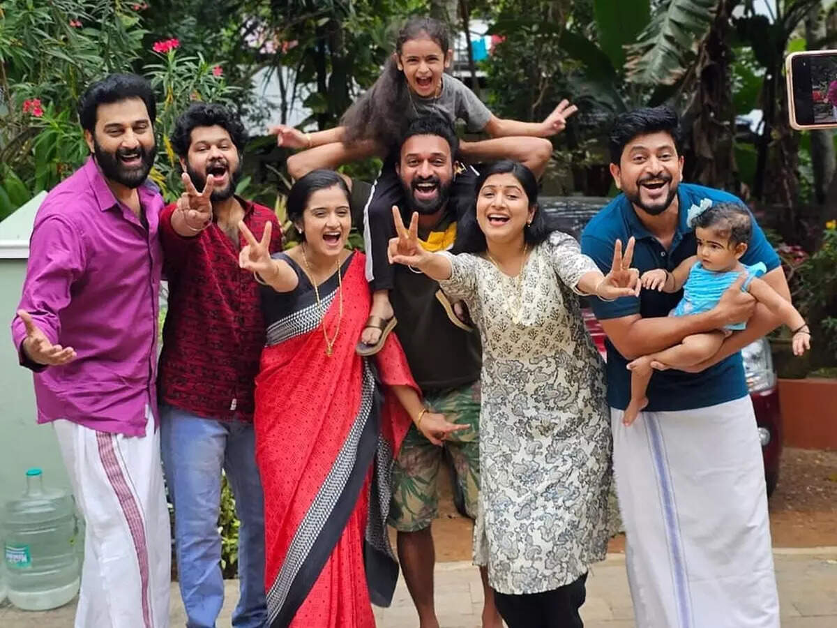 In Pics: Happy clicks from the sets of Santhwanam