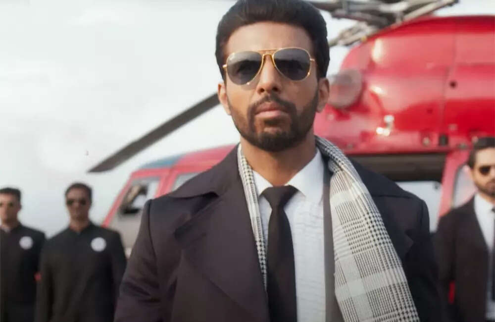 Badi Heroine Banti Hai Season 1 Review: An old rom-com story, presented ...