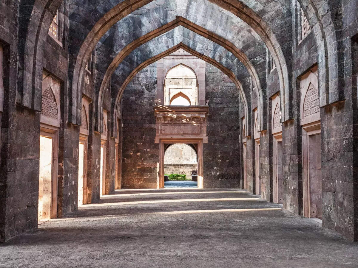 The mysteries of Mandu Fort for the curious travellers | Times of India ...