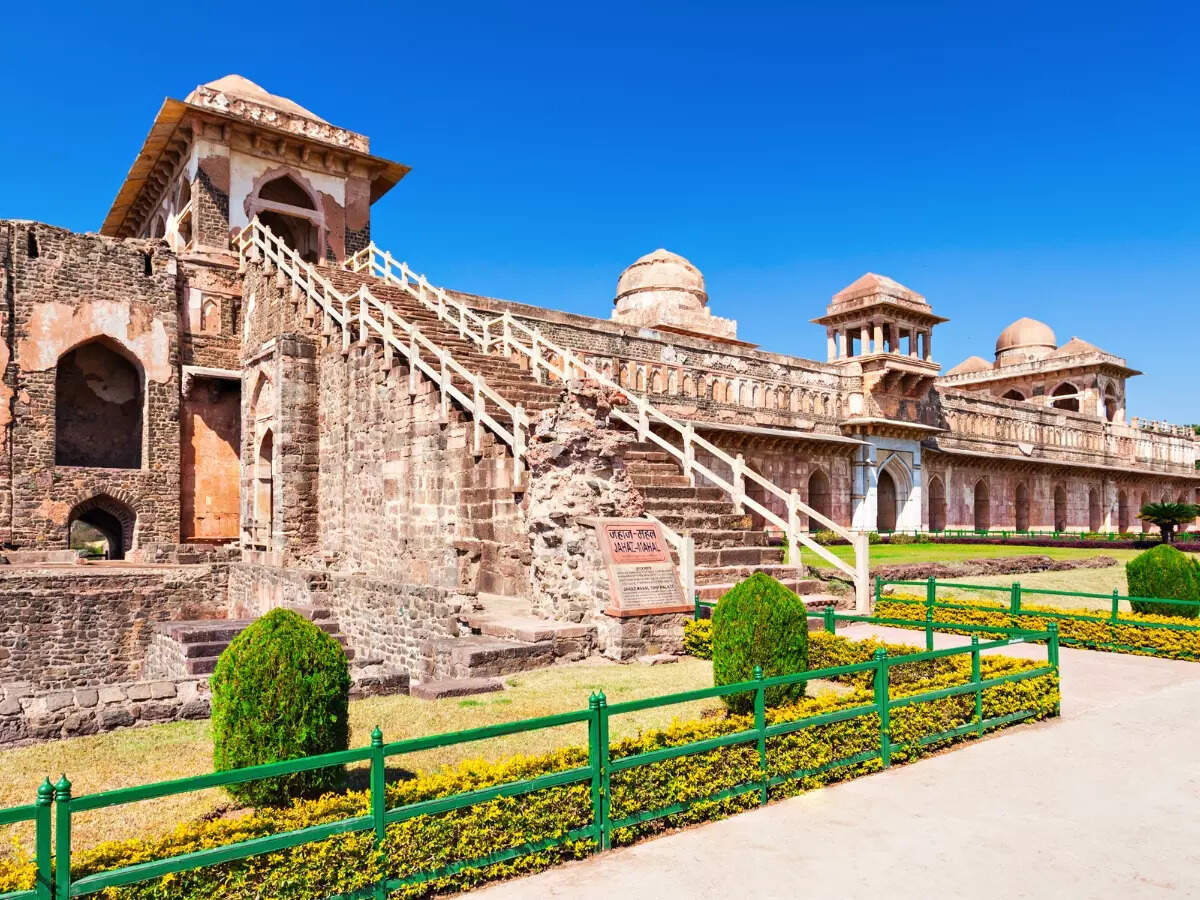 The mysteries of Mandu Fort for the curious travellers | Times of India ...