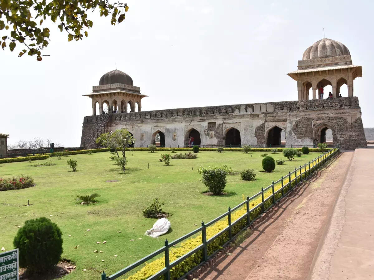 The mysteries of Mandu Fort for the curious travellers | Times of India ...
