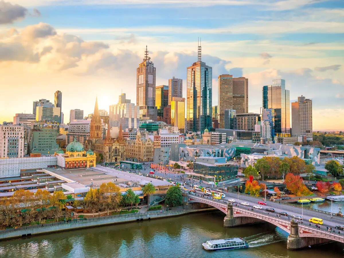 Walk and explore: Amazing cities you can explore by walking around ...