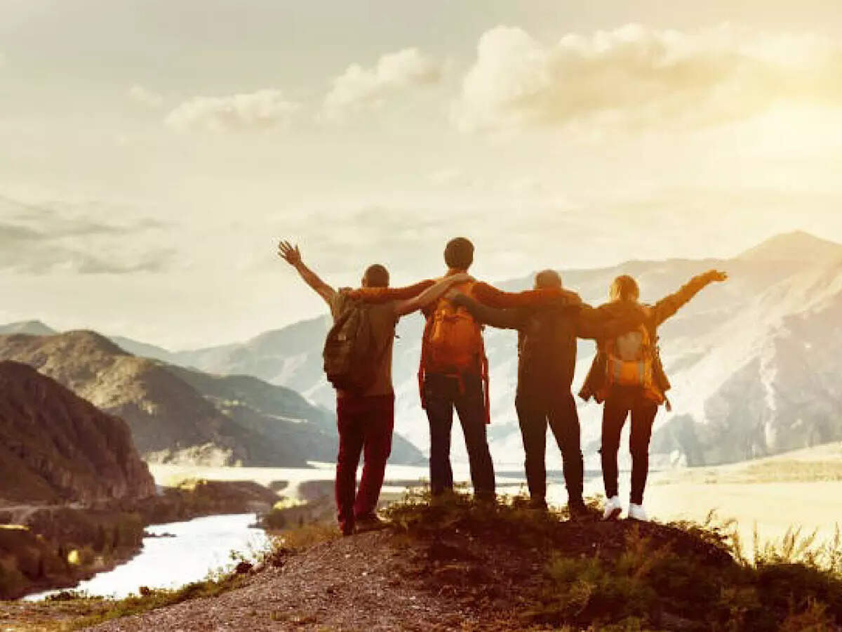 Why it is important to have friends outside your relationship