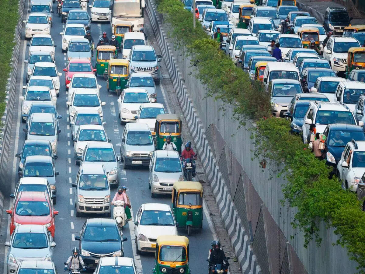 Delhi-Noida Traffic Advisory : Routes recommended and routes to avoid ...