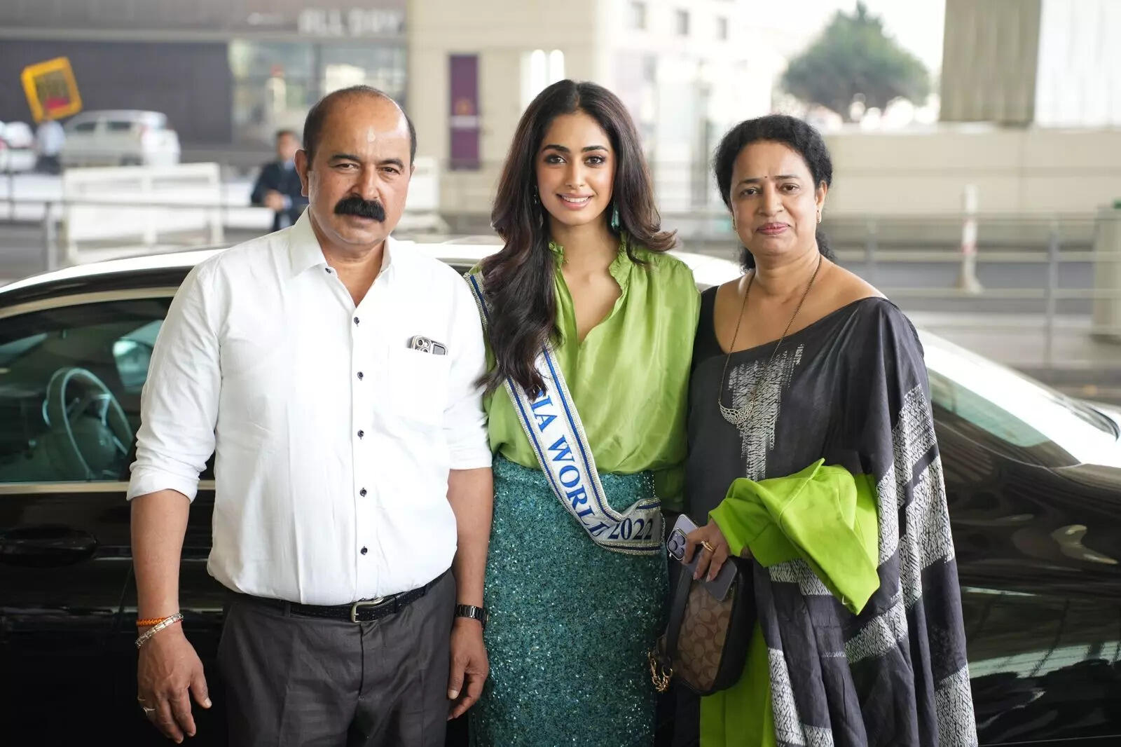 Sini Shetty jets off to Delhi to represent India at Miss World in India!