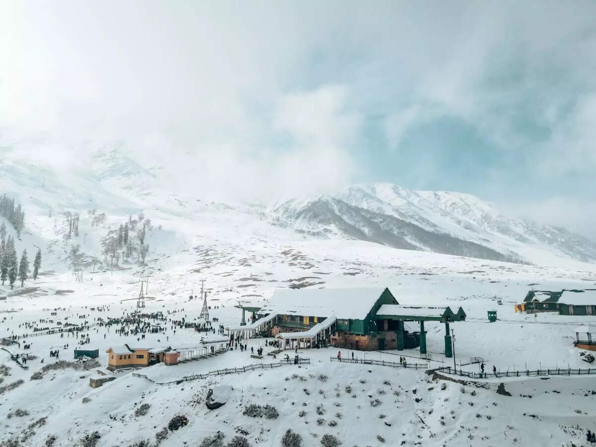 Gulmarg in Kashmir gets covered in 16 inches snow!, - Times of India Travel