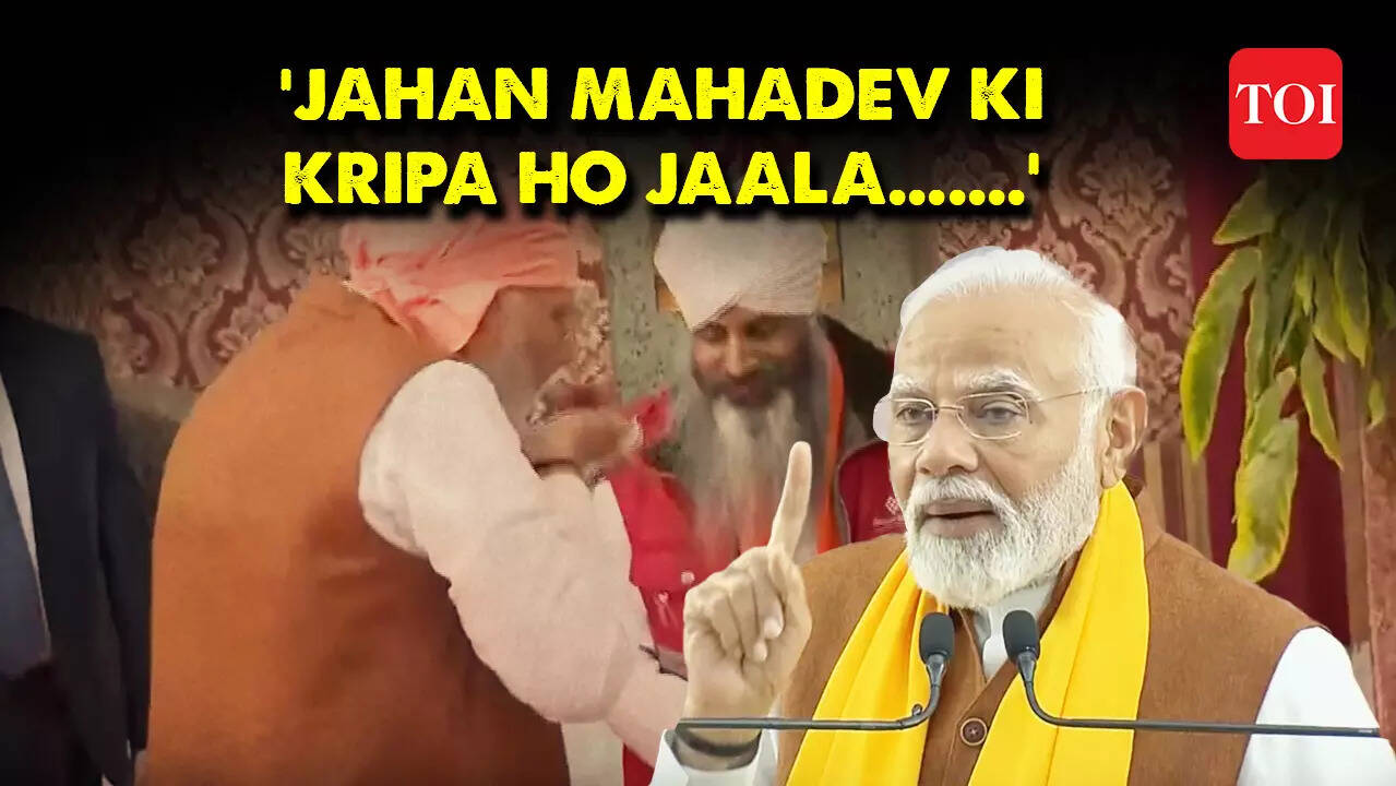 Varanasi: PM Modi speaks in Bhojpuri, gets rousing welcome from students