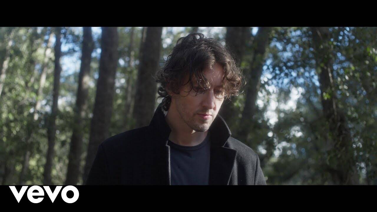Watch Latest English Official Music Video 'Memories' Sung By Dean Lewis