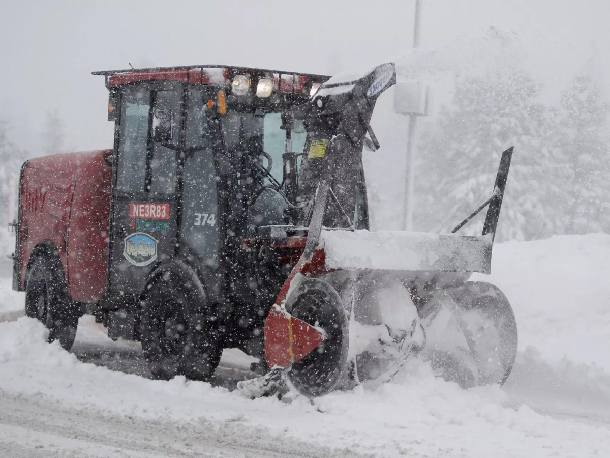 Snow Storm Packing Up To 10 Feet Blizzard Warnings Issued In California