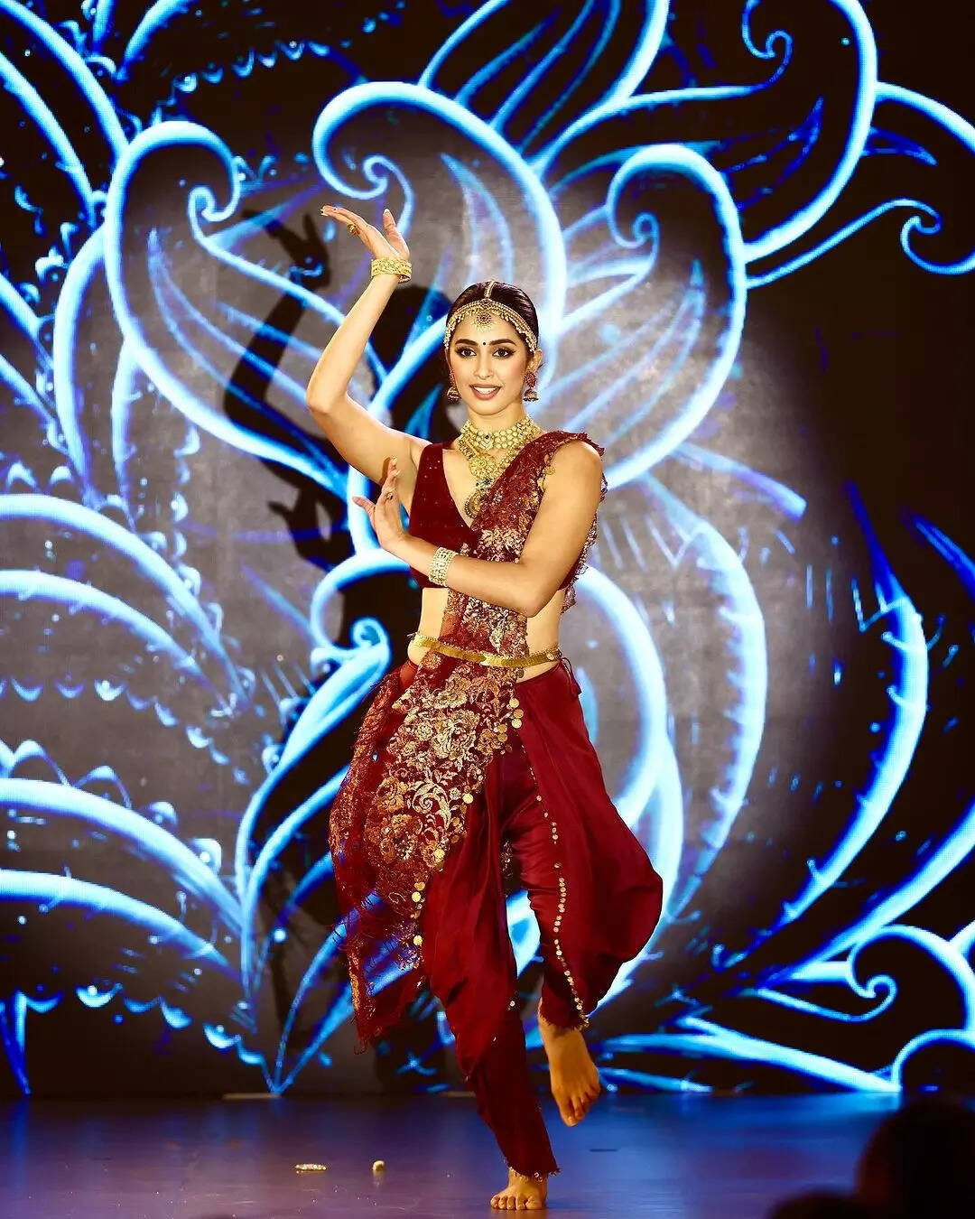 Sini Shetty pays tribute to Aishwarya Rai with her performance at the ...