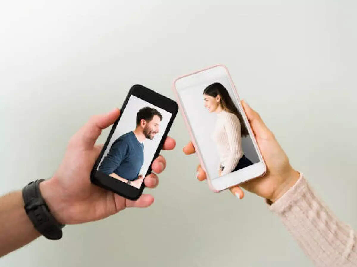 7 texting rules to follow in new relationships