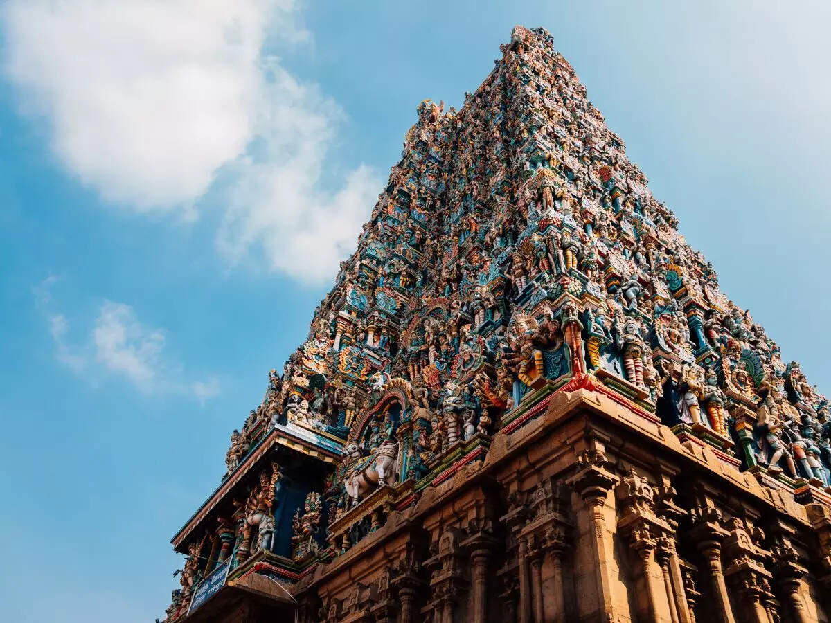 An idol in Karnataka that turns boiling, hot water to cold immediately