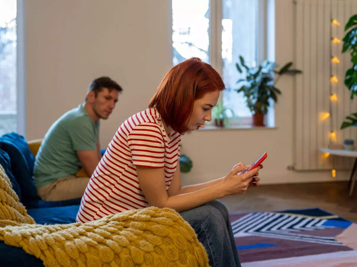 5 signs you are the Red Flag in a relationship