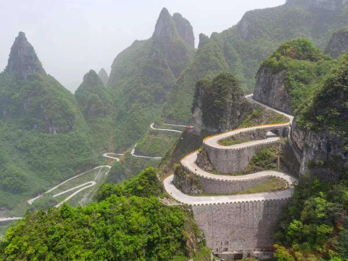 China: Discovering the beauty of Heaven's Gate in Tianmen Mountain ...