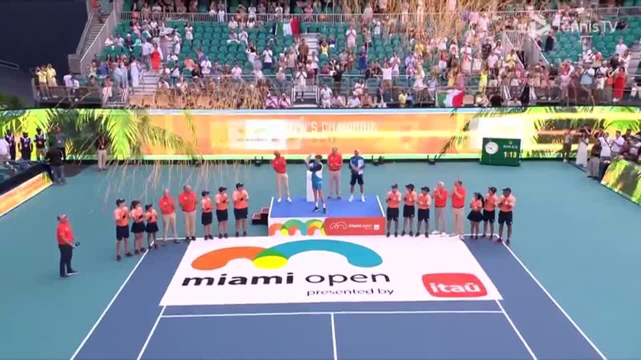 Miami Open: Jannik Sinner's trophy lift