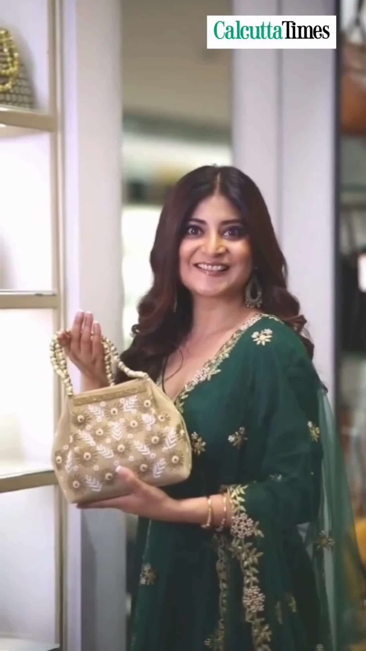 Actress Sandipta Sen goes Eid shopping with Calcutta Times