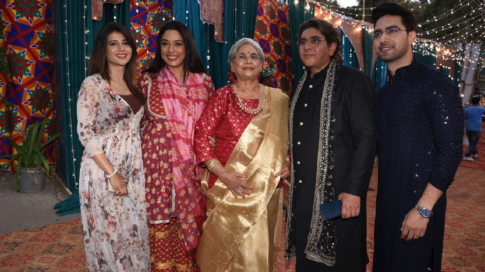 TV celebs enjoy an iftar feast