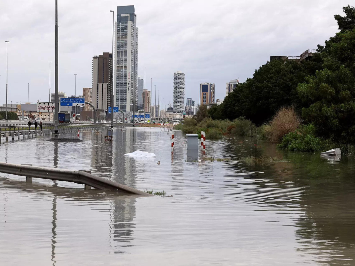 Exceptional weather: Heavy rains, thunderstorms hit UAE and surrounding ...