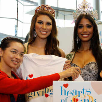 Miss Earth 2010 winner Nicole Faria in Thailand