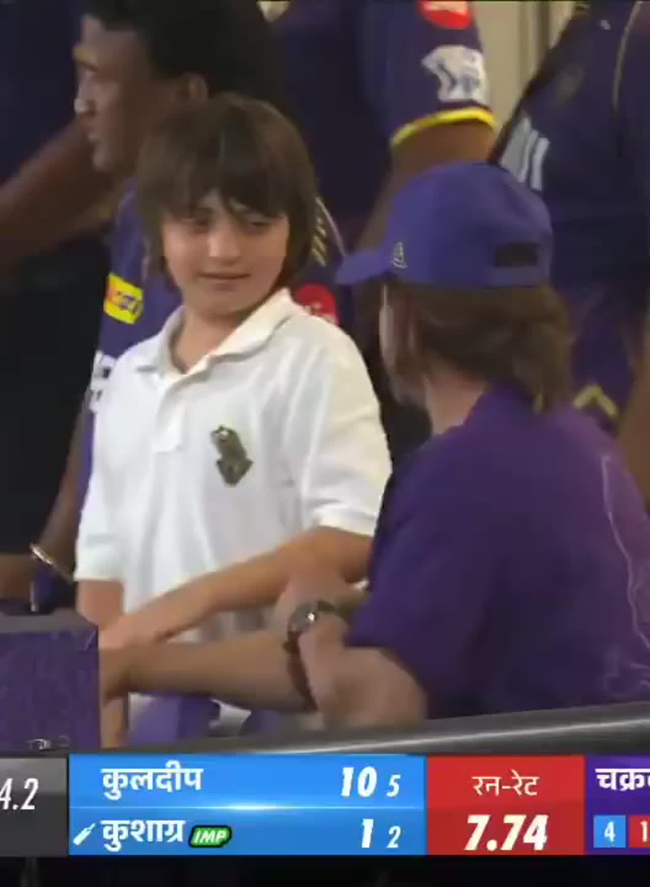 Shah Rukh Khan and little Abram share a cute banter at the Eden Gardens