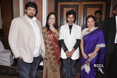 Smita Thackeray, Smita Jaykar during niece Neha's wedding reception