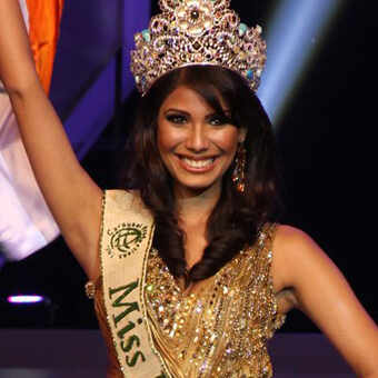 Miss Earth 2010 Nicole Faria at Philippines