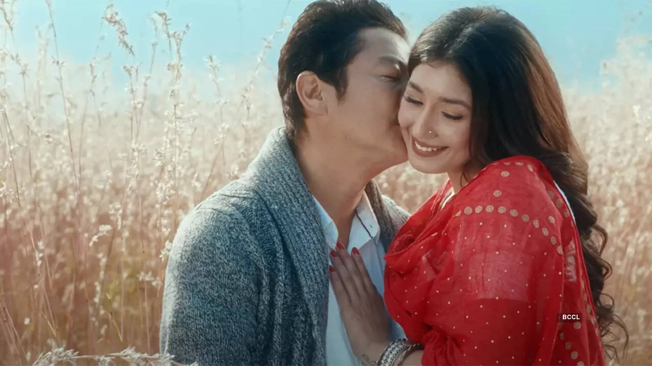 Degree Maila Movie: Showtimes, Review, Songs, Trailer, Posters, News ...