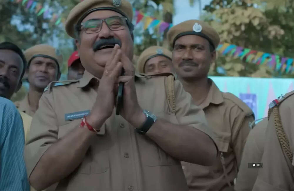 Paashbalish Web Series: Review, Trailer, Star Cast, Songs, Actress Name ...