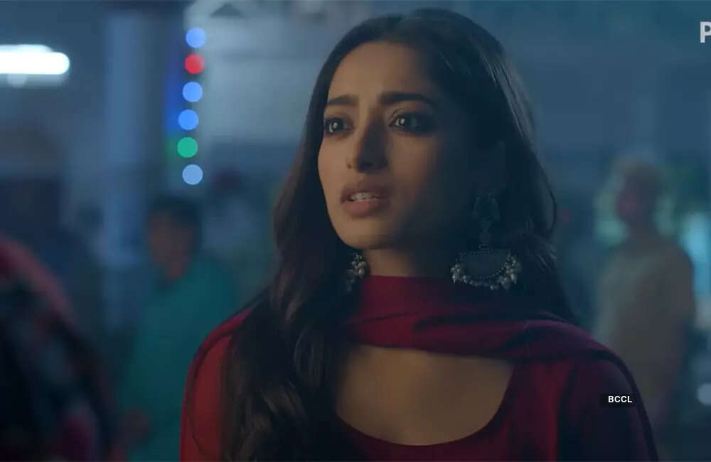 Paashbalish Web Series: Review, Trailer, Star Cast, Songs, Actress Name ...