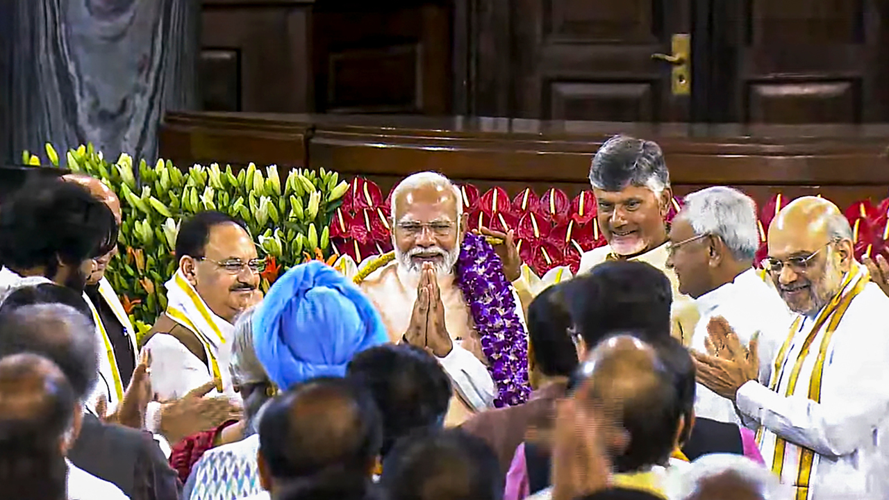 Nda Meet Pm Modi Elected As Leader Of Coalition Stakes Claim To Form Govt
