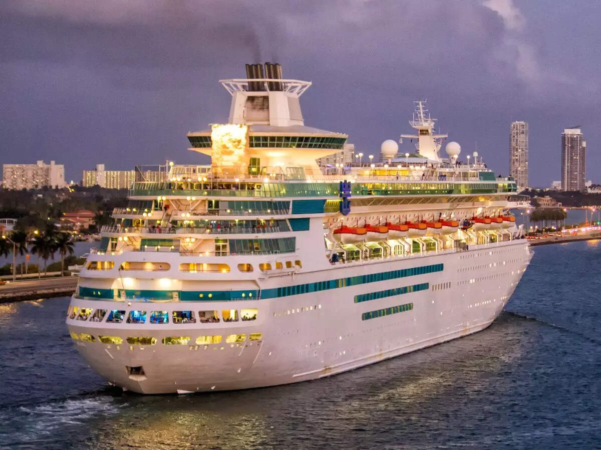 10 largest cruise ships in the world and who owns them