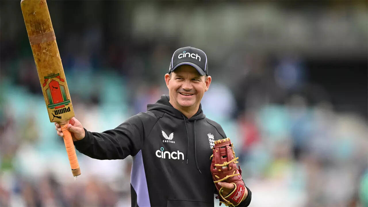 'Good sense of humour': Coach Matthew Mott downplays…