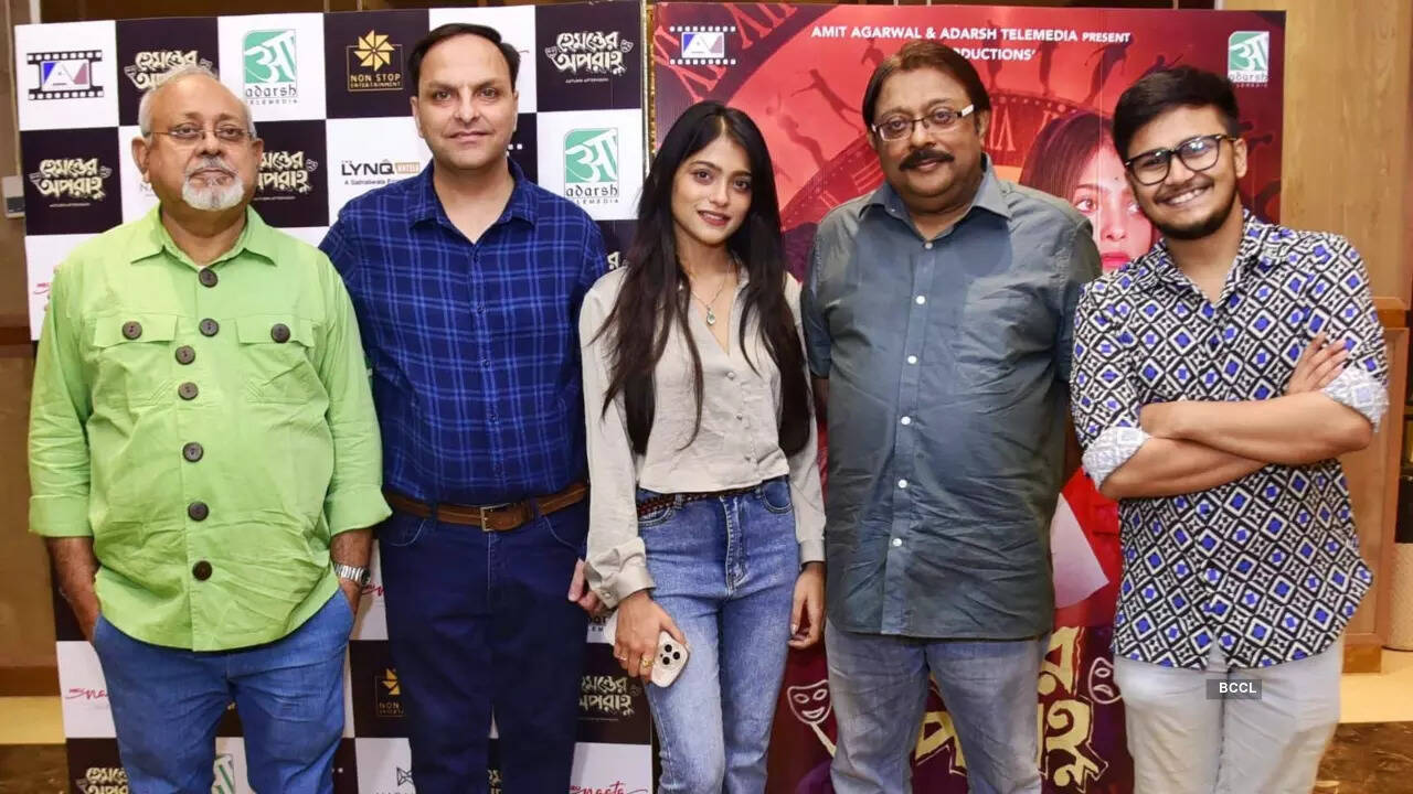 Rwitobroto Mukherjee and Anusha Viswanathan starrer ‘Hemanter Aparanha ...