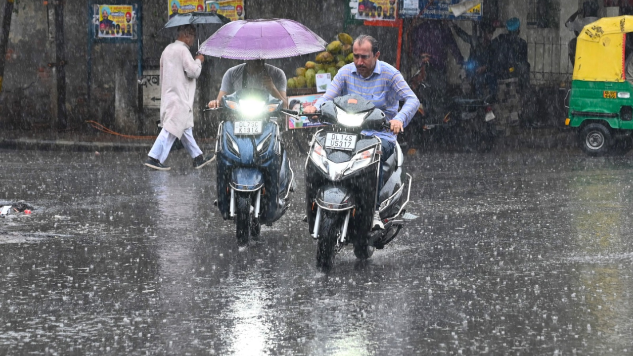 Heavy rainfall cools down Delhi-NCR after intense heat
