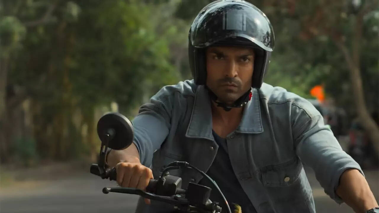 Commander Karan Saxena Season 1 Review: Gurmeet Choudhary stands out in ...