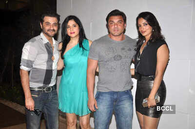 Sanjay and Maheep Kapoor with Sohail and Seema Khan during Farah Khan's house warming bash