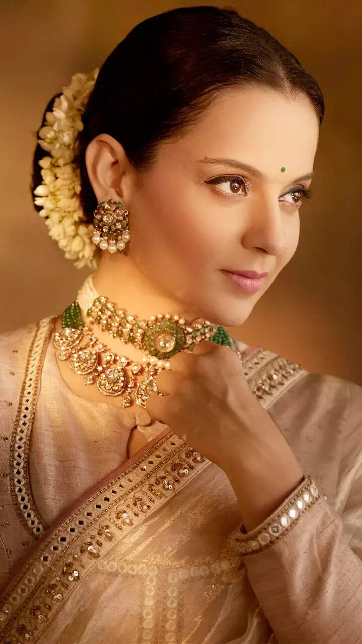 Kangana ranaut choker store