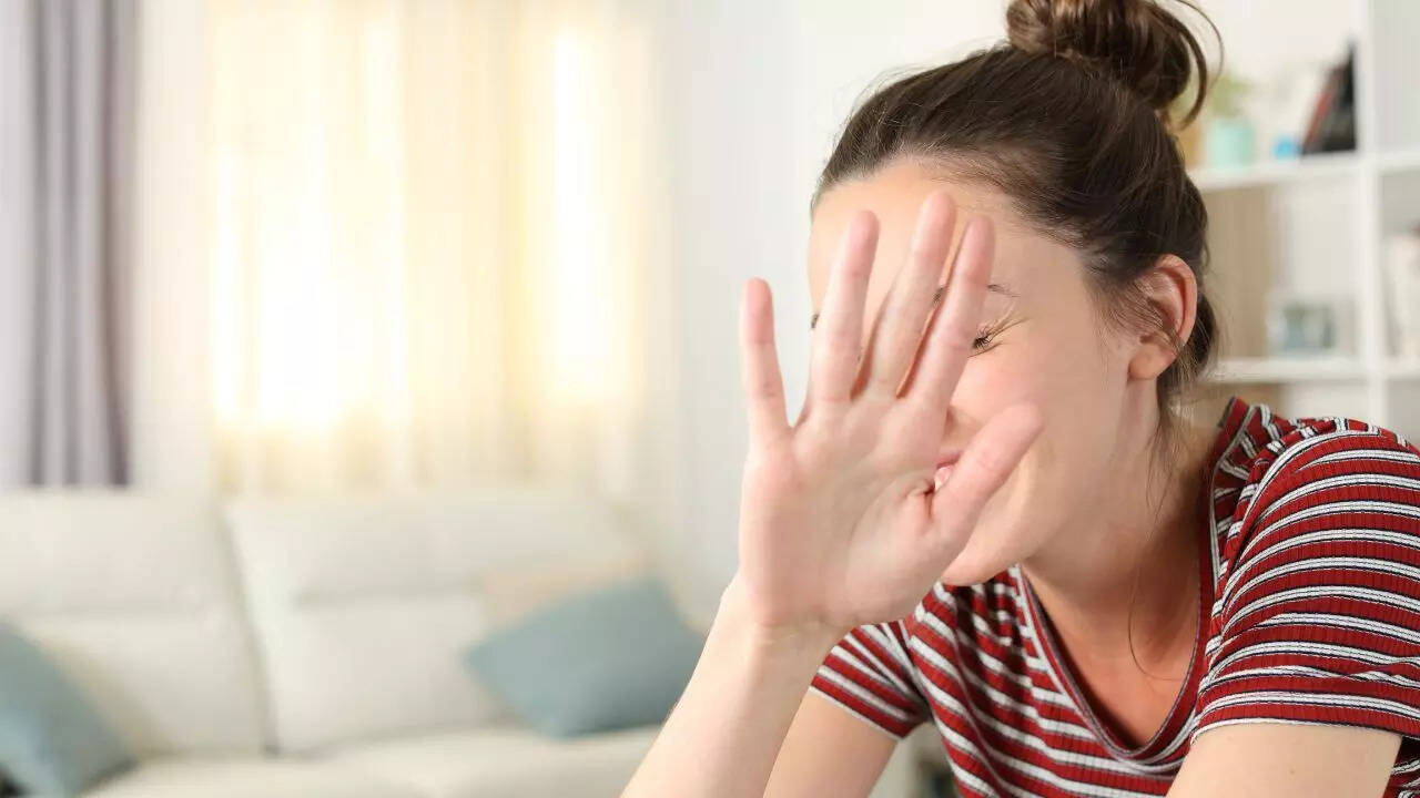 5 types of people one should completely avoid for peace in life, as per ...