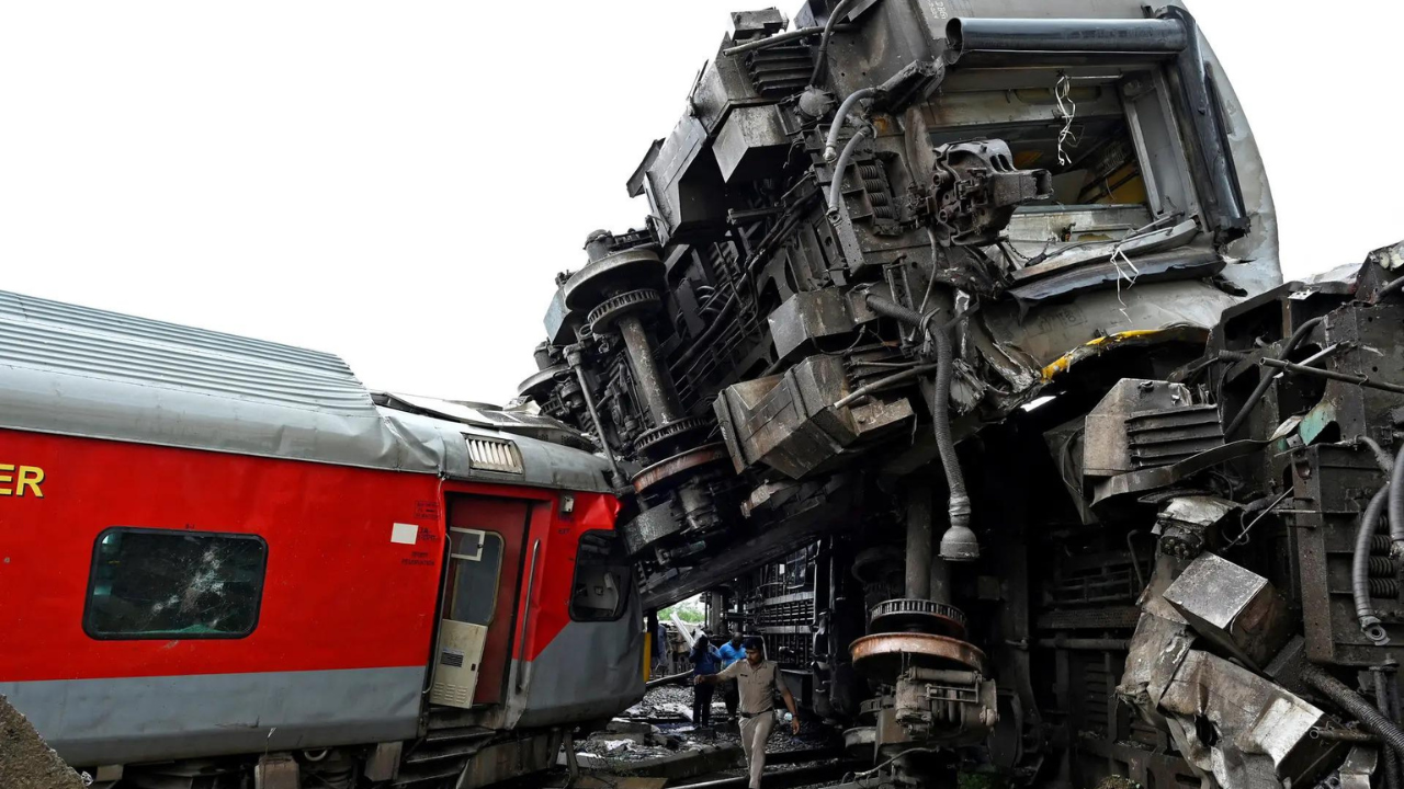 Mysuru-Darbhanga collision: Fire, rain halt rescue efforts after ...