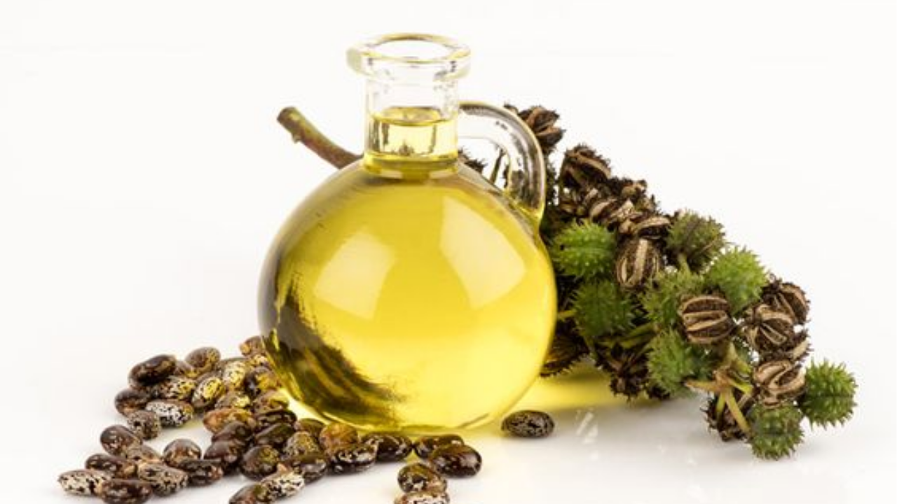 Why should castor oil be the base of all hair oils?