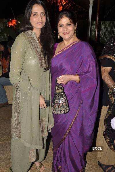 Asha Sachdev at Vivek Vohra's birthday party organised by designer ...