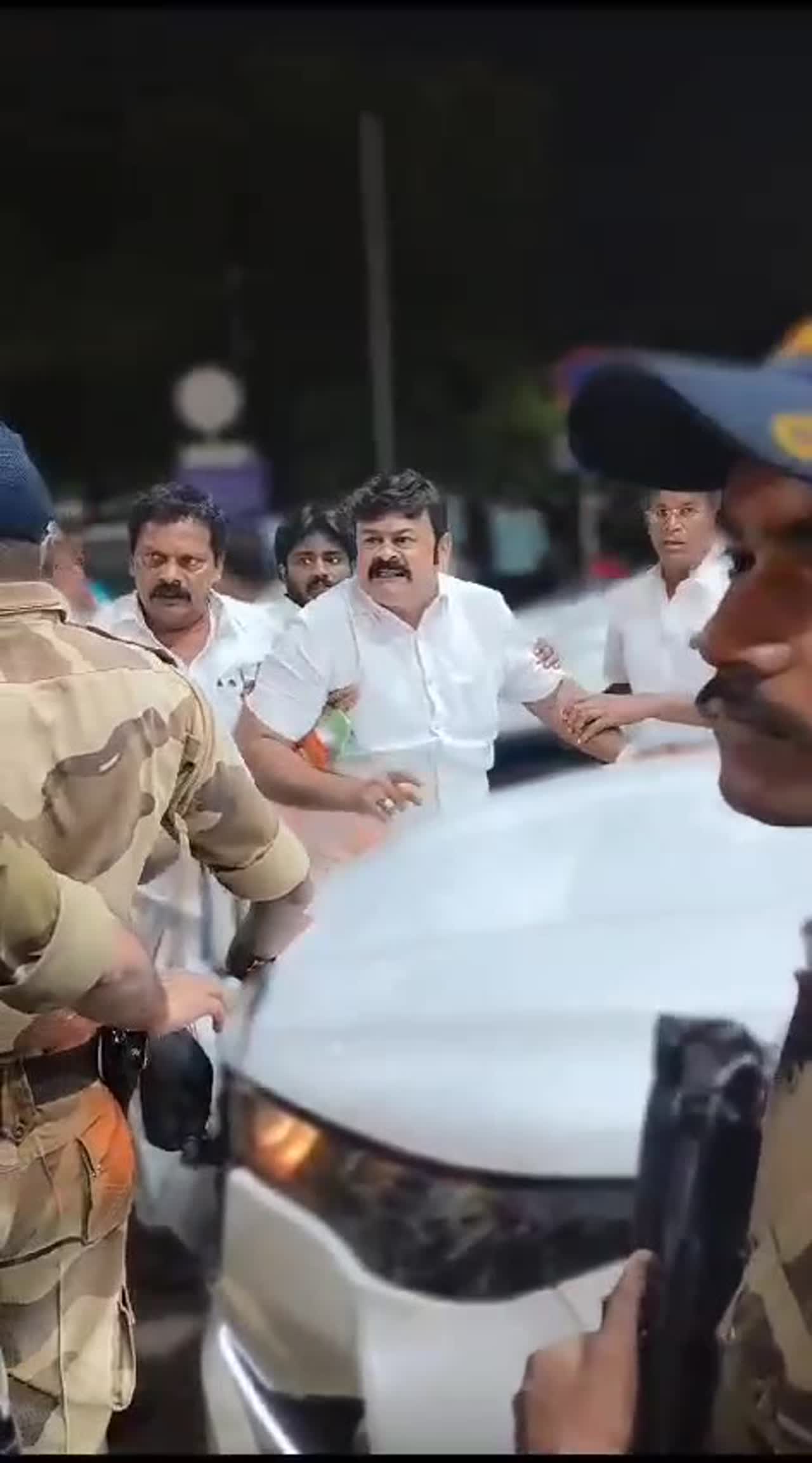 Two factions of Congress functionaries lodged